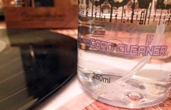 Is it safe to clean vinyl records with alcohol? - Sound Matters