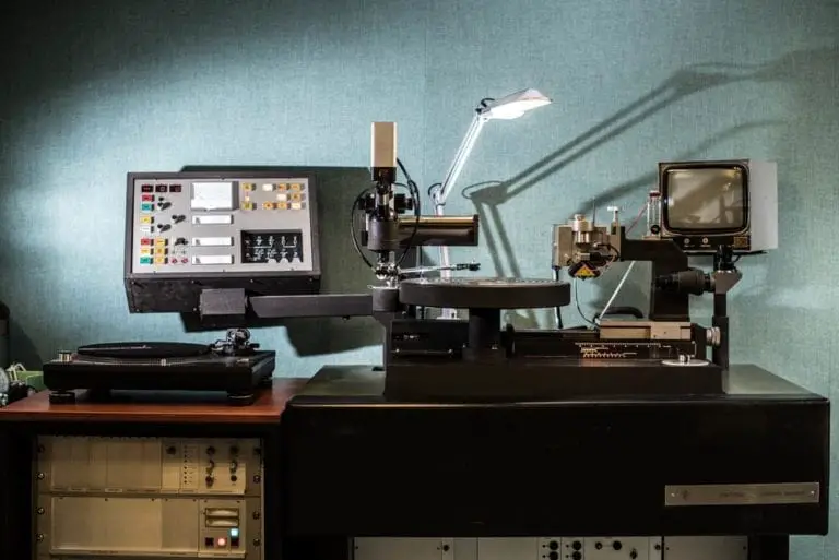 What is Half Speed Mastering? - Why It Sounds Better - Sound Matters