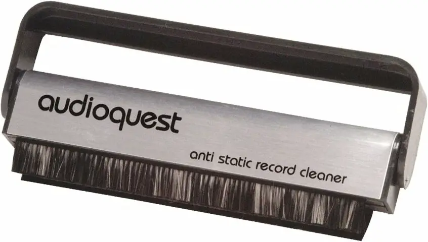 How to Use a Record Brush - Avoid Damage! - Sound Matters