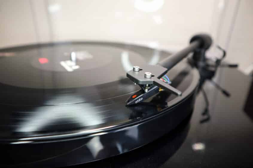 Pro-Ject E1 Review - A Great First Turntable? - Sound Matters