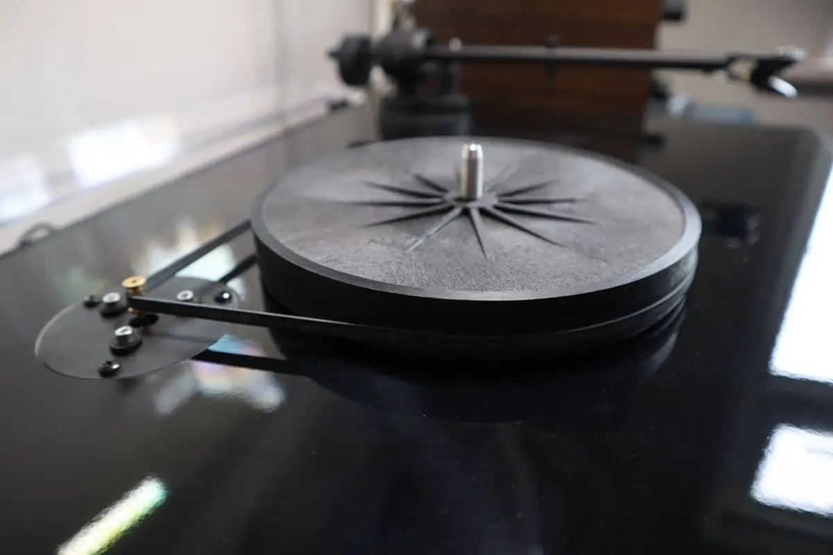 Pro-Ject E1 Review - A Great First Turntable? - Sound Matters
