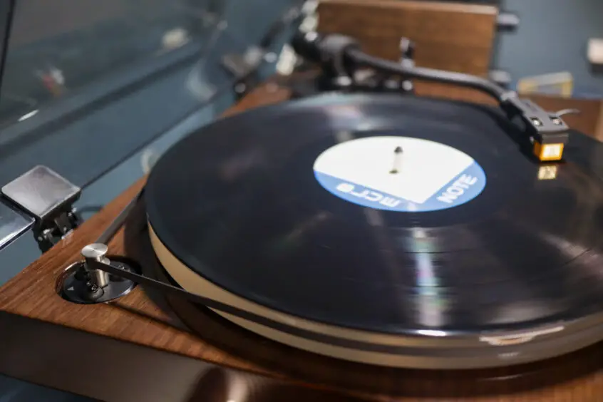 Fluance RT85N Review - Reference Series Turntable with Nagaoka ...